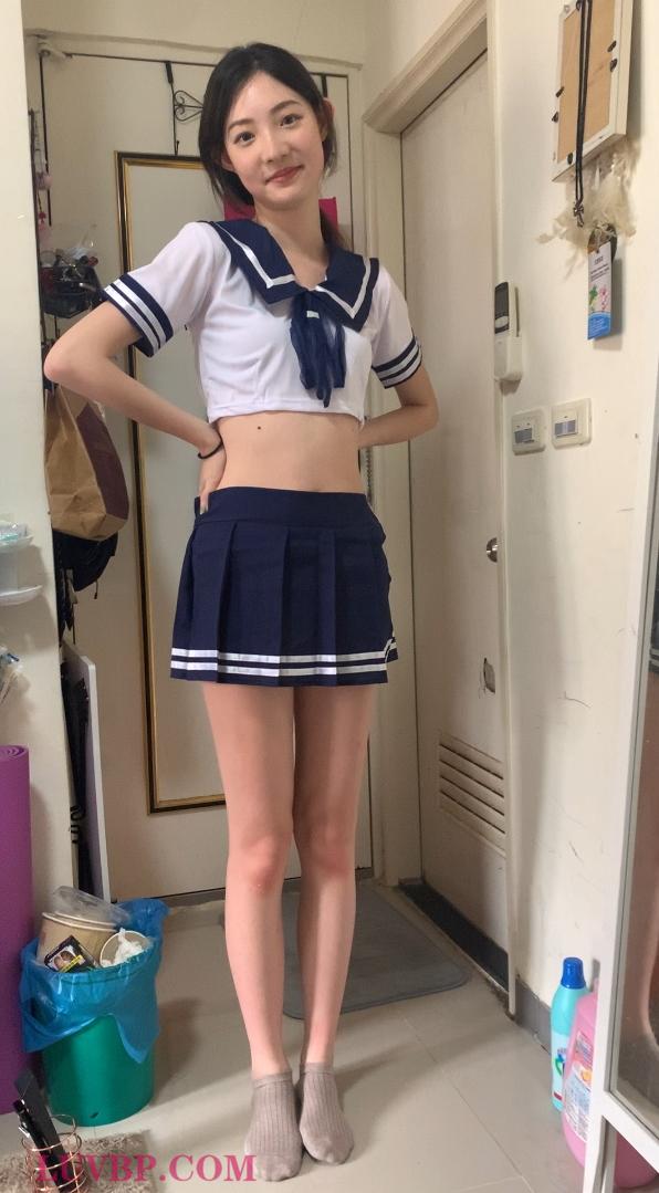 TWZP - 模特小姐姐私拍成为摄影师手淫对象